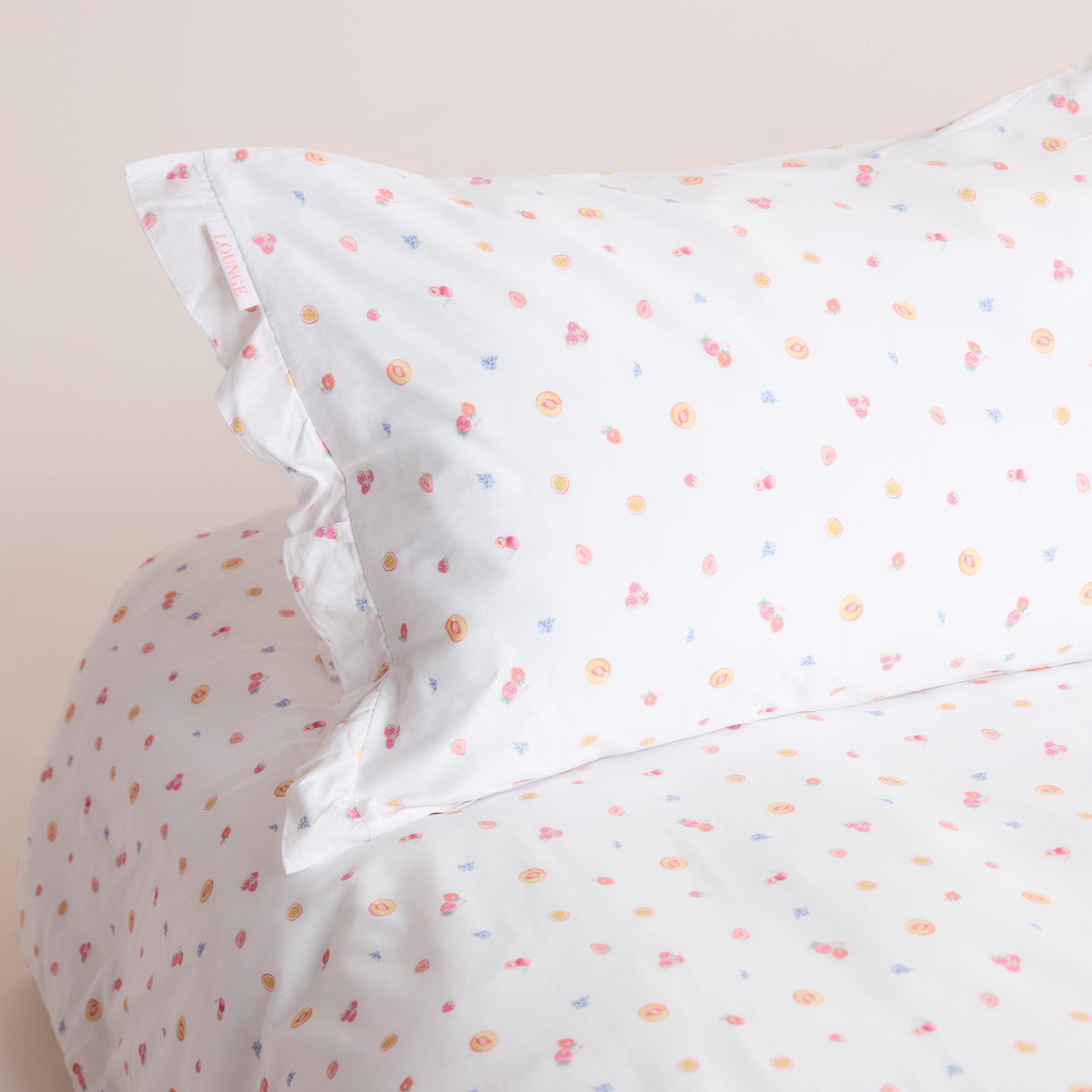 Frill Edge Pillowcase (2-Pack) - White Fruits